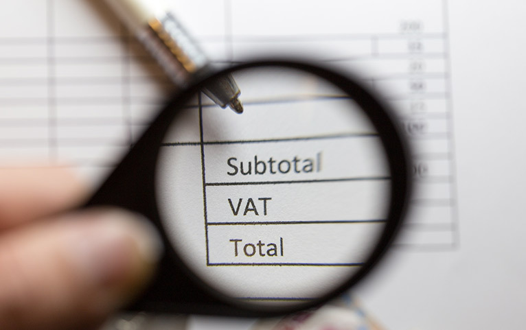 Do I need to be VAT registered? Advice for tradespeople | Rated People